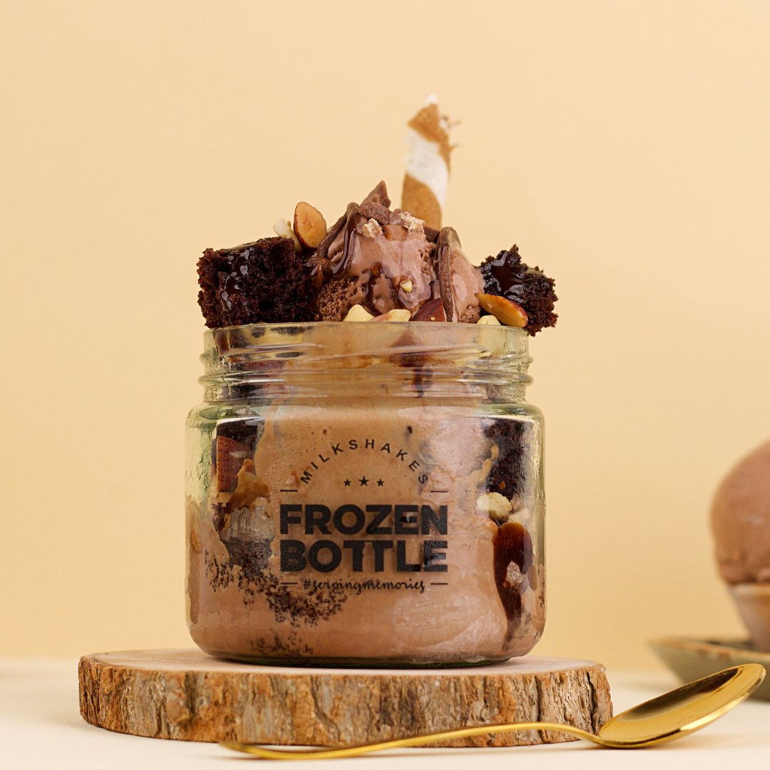 Nutty Hazelnut Cake Fudge Sundae – Frozen Bottle